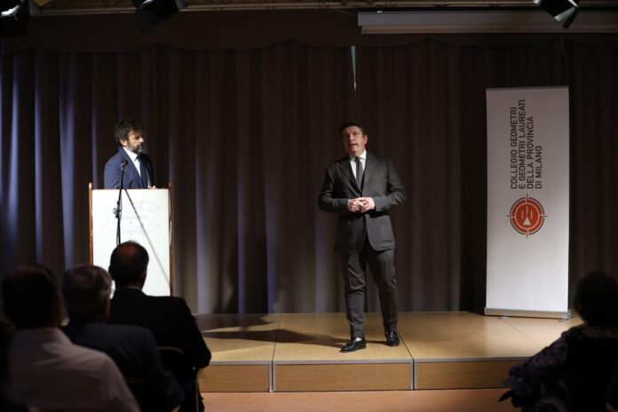 Collegio geometri Milano premia gli iscritti da 30, 50 e 60 anni - Requadro